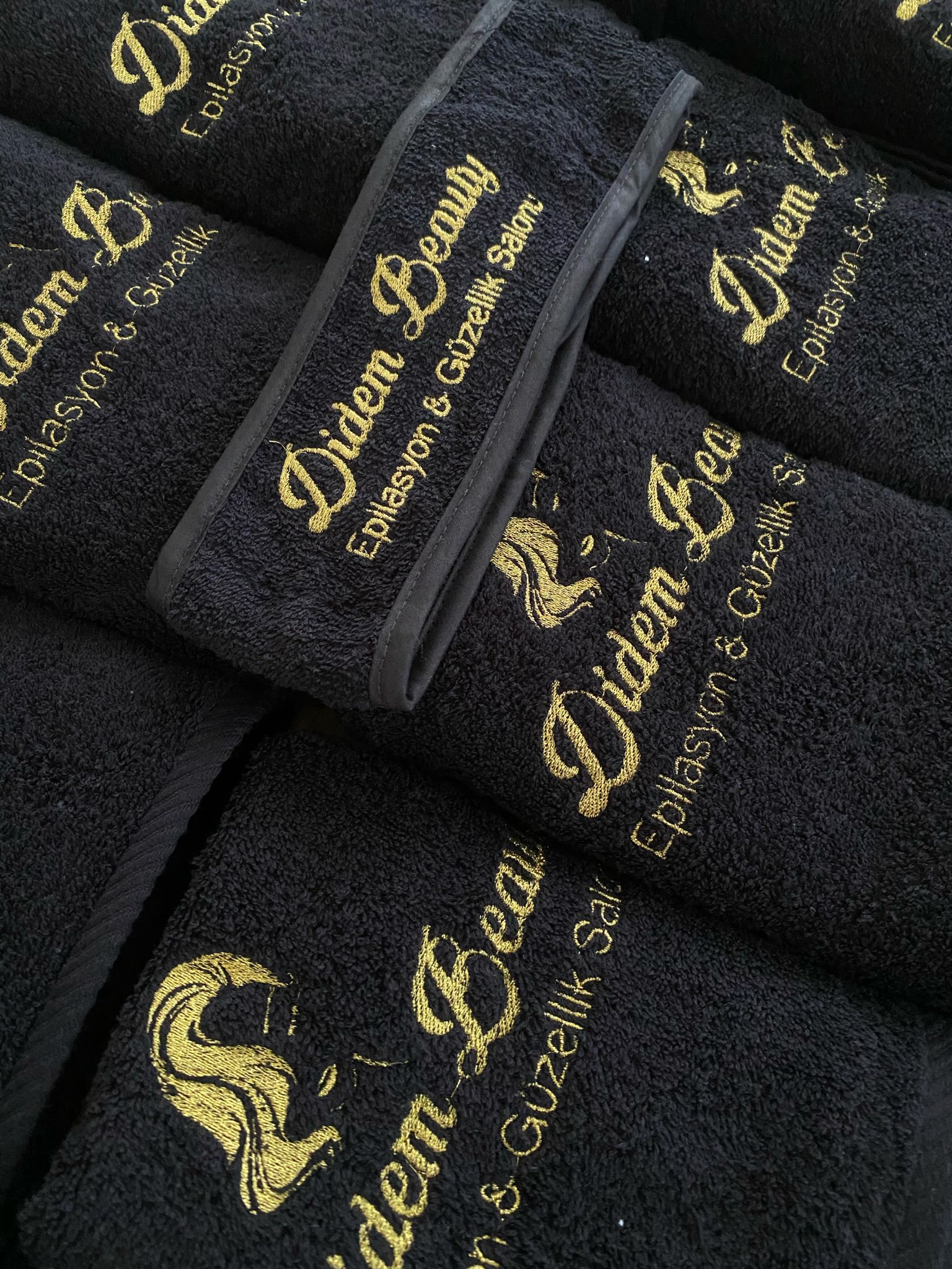 Siyah Güzellik Merkezi Logolu Havlu Seti » Luna Cotton
